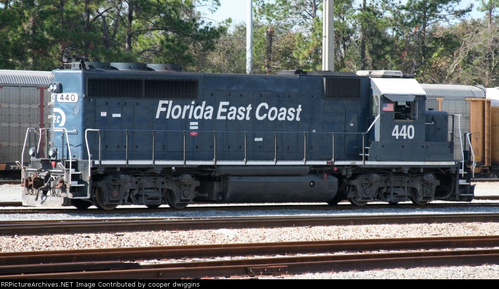 440 rests on the yardlead